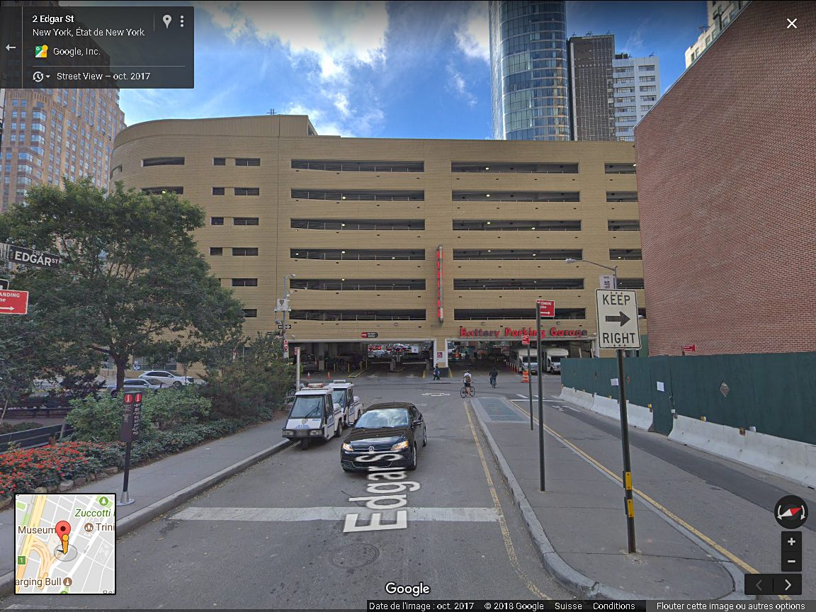Where is the shortest street in New York City ? - ©New York.com
